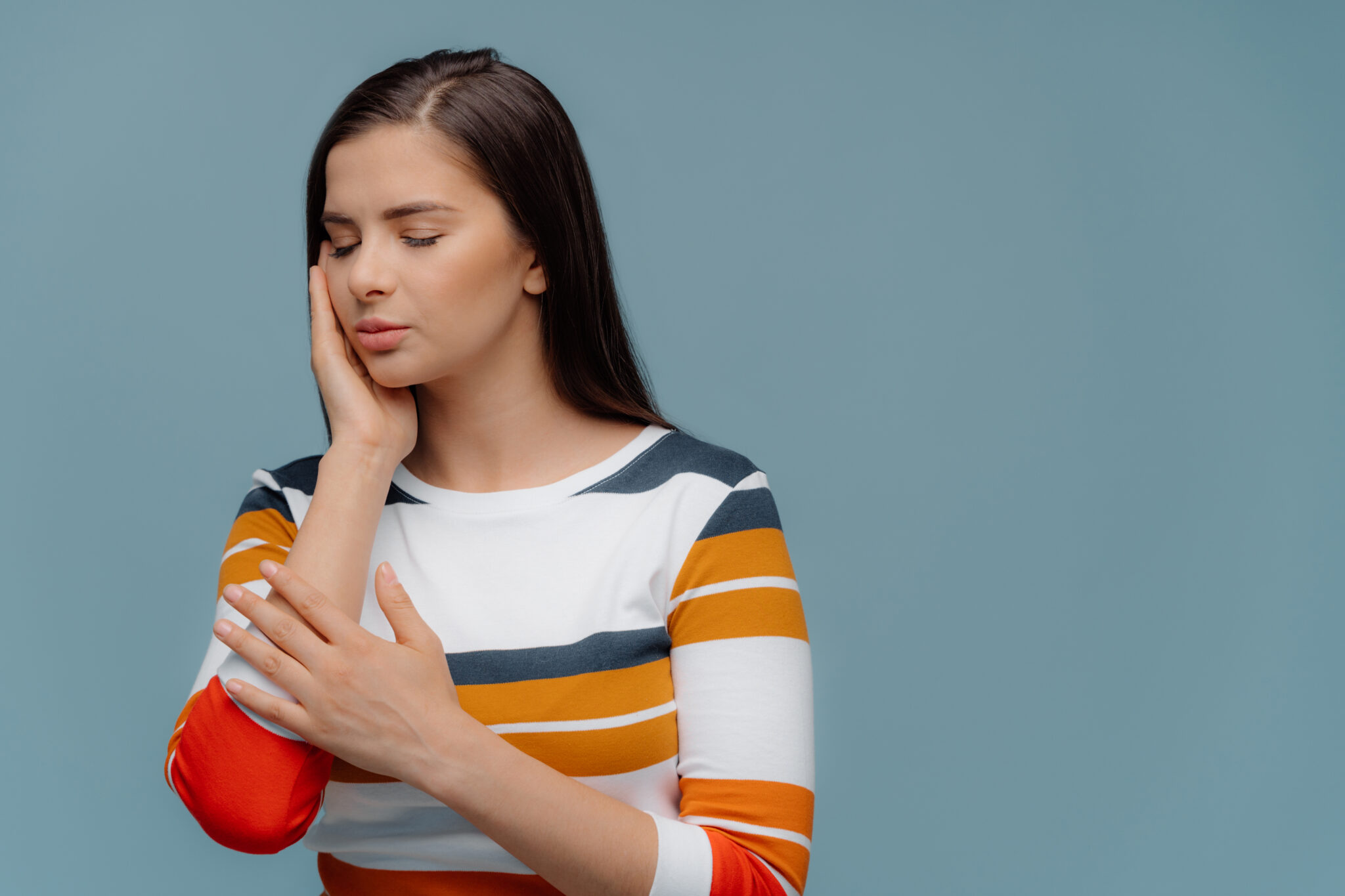 Seeking Treatment When Your Tooth Feels Loose | Prairie Village, KS